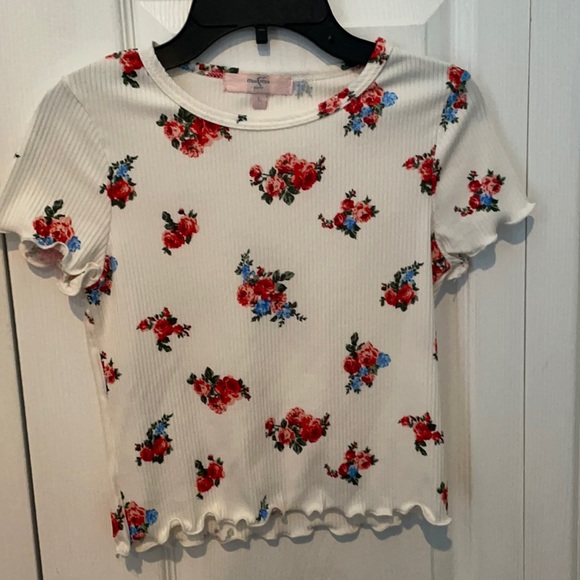 Shirts & Tops | This Is A Short Sleeve White Top White Roses | Poshmark